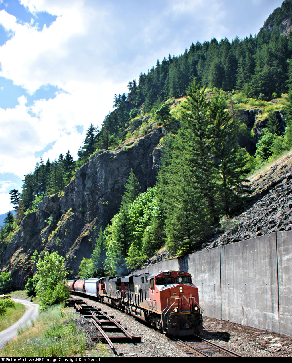 CN 2325 EB CP Cascade Sub